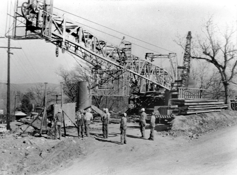 SCVHistory.com AP2126 | Newhall | Arcadia-Wayman Street Oil Boom, 1949.