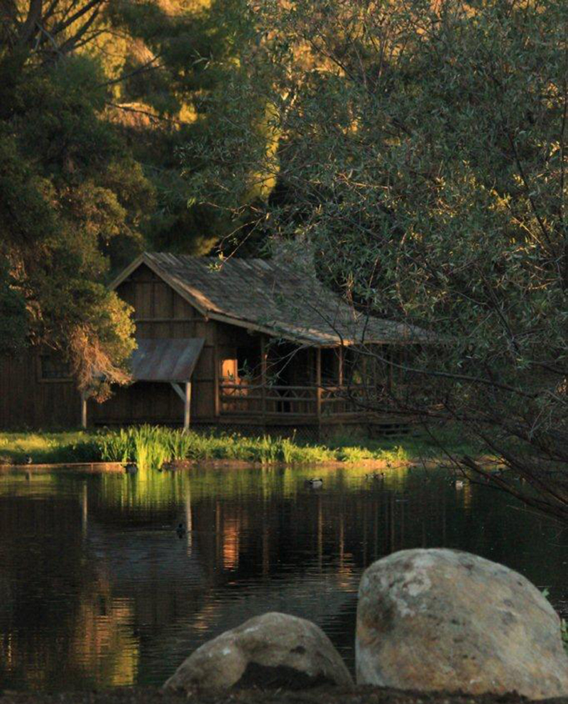 SCVHistory.com GO1501a | Disney Golden Oak Ranch | Cabin by the Lake