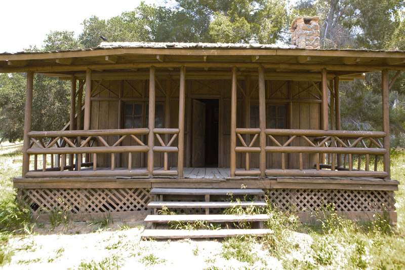 SCVHistory.com GO1501d | Disney Golden Oak Ranch | Cabin by the Lake